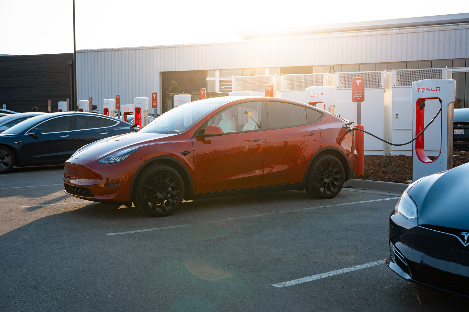 Superchargeur Tesla : recharge gratuite pour toutes les voitures ...