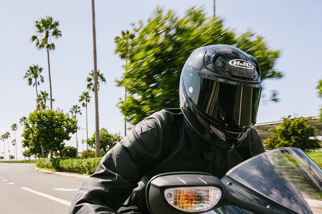 HJC RPHA 91 : le casque modulaire coréen passe au carbone - Asphalt Cafe