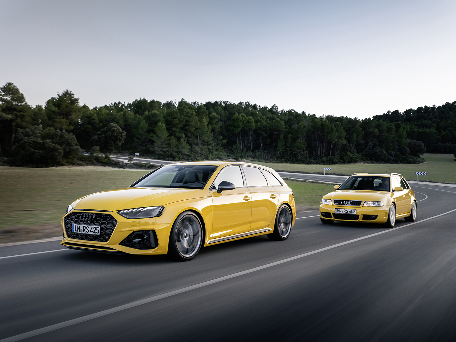 Audi RS 4 Avant : pour les 25 ans du break de course la concurrence rit ...