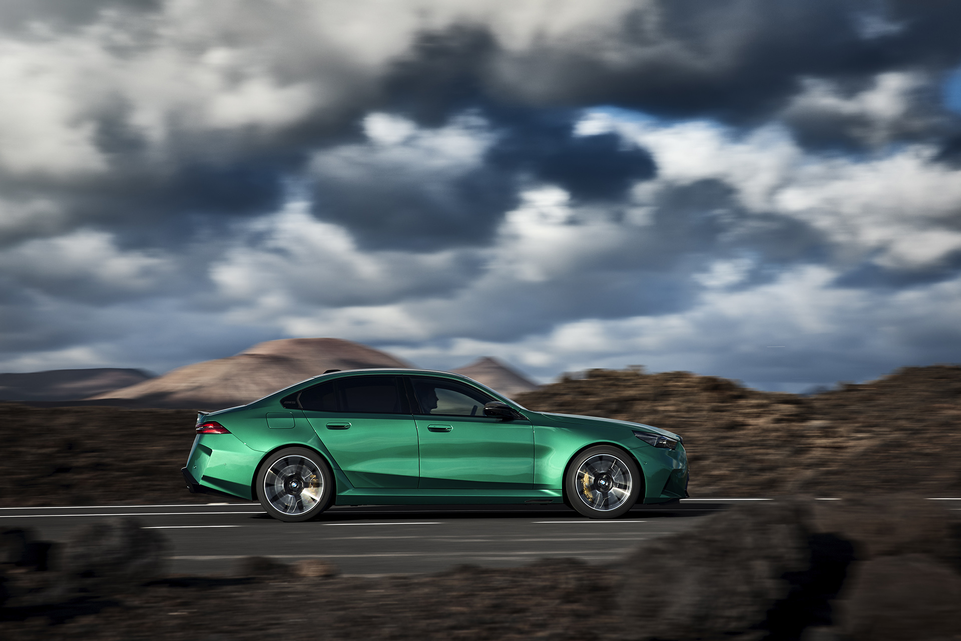 BMW M5 (2024), la puissante berline allemande passe à l'hybride ...